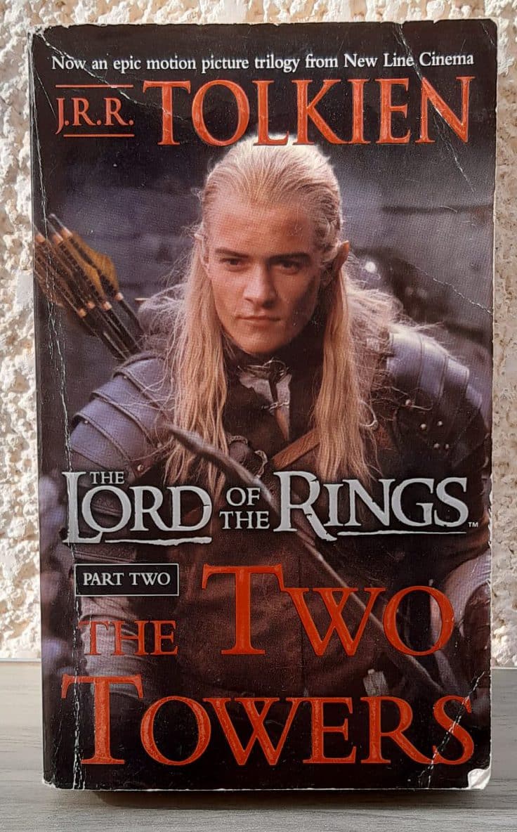 The two towers - The Lord of the rings - Part two - עמותת ספרים ומצילים